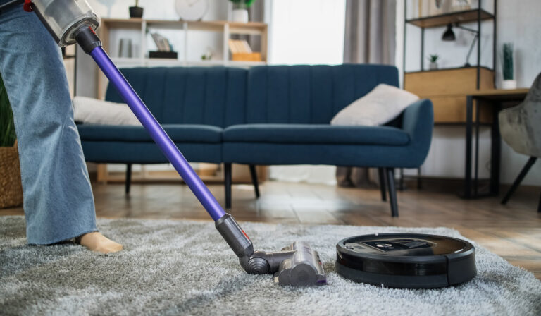 How to Clean Corners and Edges (Carpet and Tile) - Farmhouse Guide