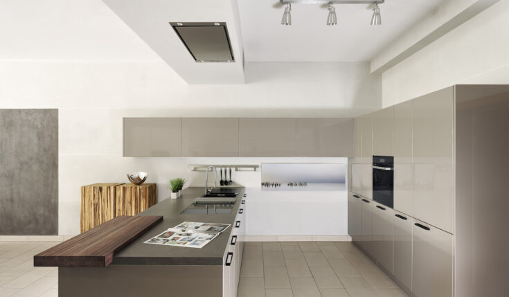 How Far Should Countertops Overhang? - Farmhouse Guide