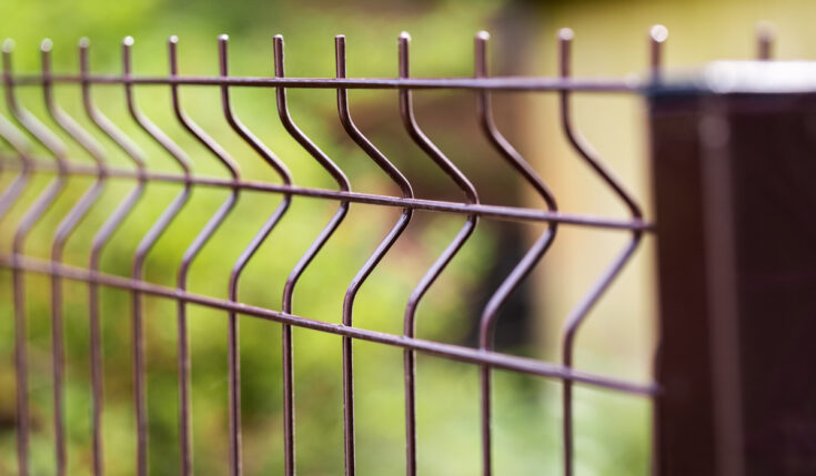7 Types of Wire Fences for Your Farm - Farmhouse Guide