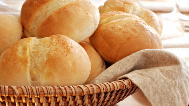 12 Creative Ways to Use Leftover Dinner Rolls - Farmhouse Guide