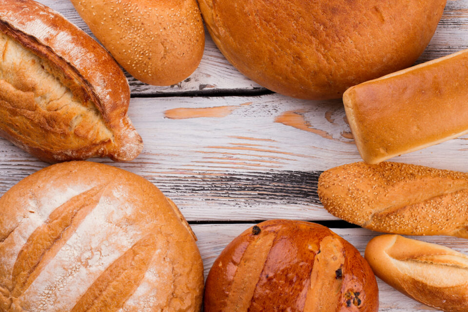 7 Types of Bread Pans - Farmhouse Guide