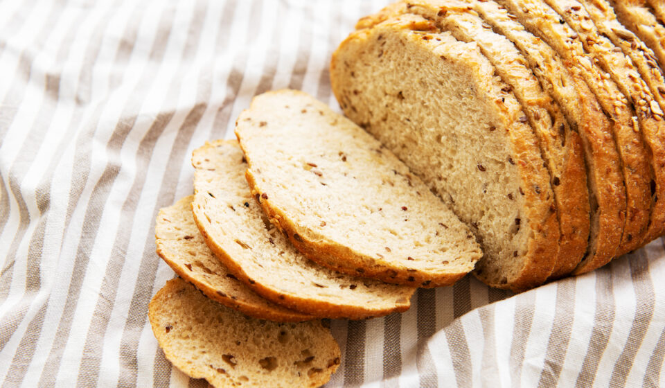8 Ways to Keep Bread From Molding - Farmhouse Guide